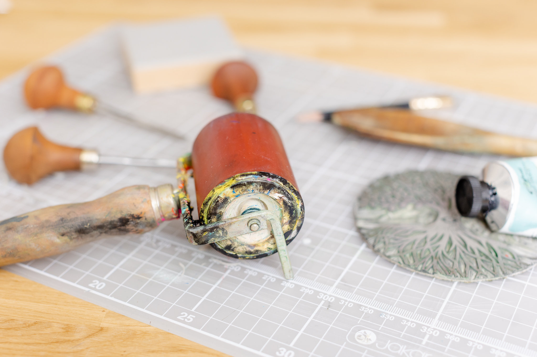 Learning Linocut: A Foundation Course in Linocut Printing