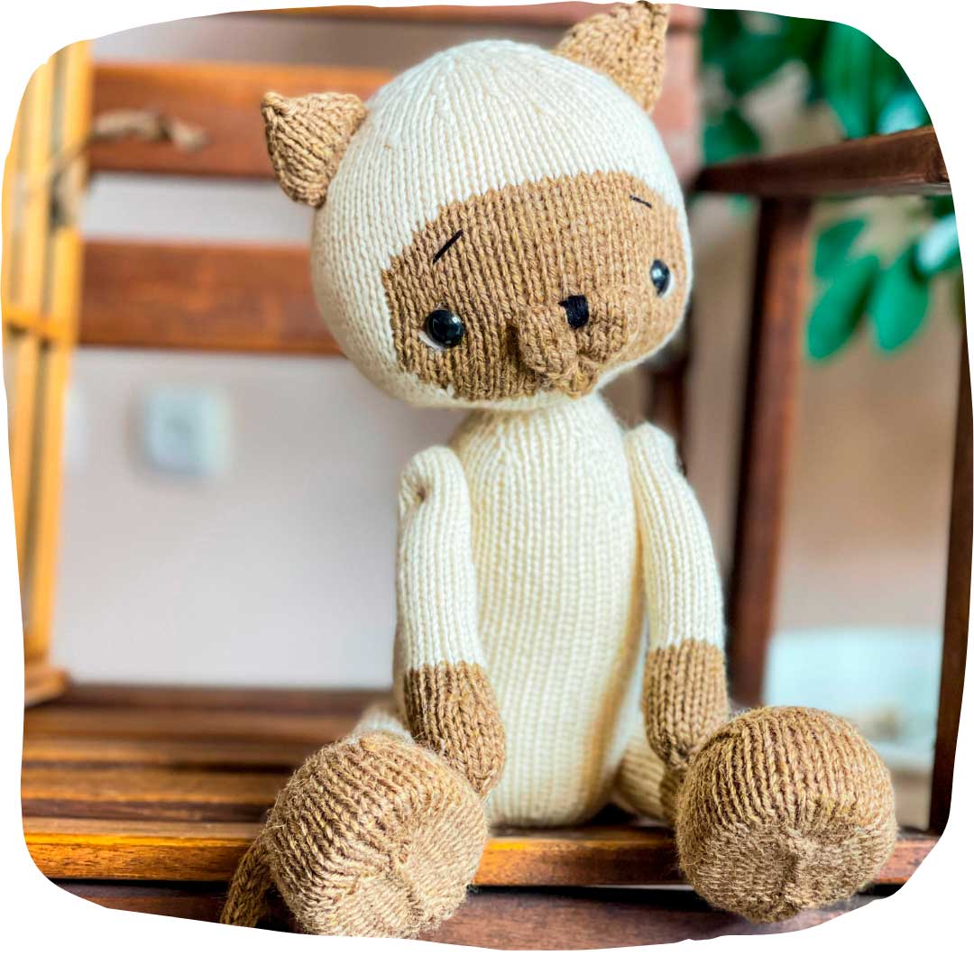 Knitting Pattern - Large Kitty + Video Bonus!