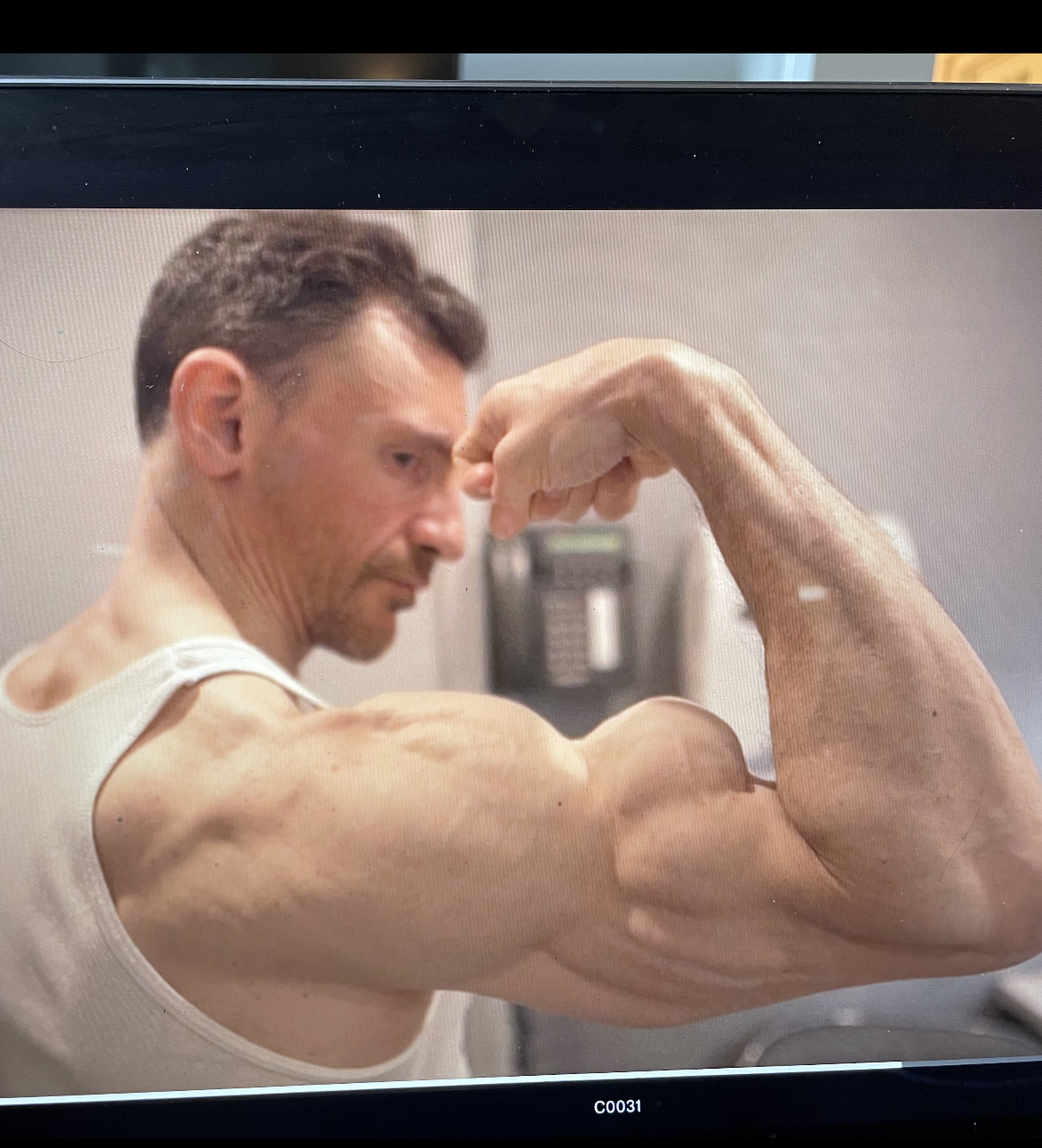 28 DAY Bodybuilding and Fitness Transformation at Home with Dumbbells