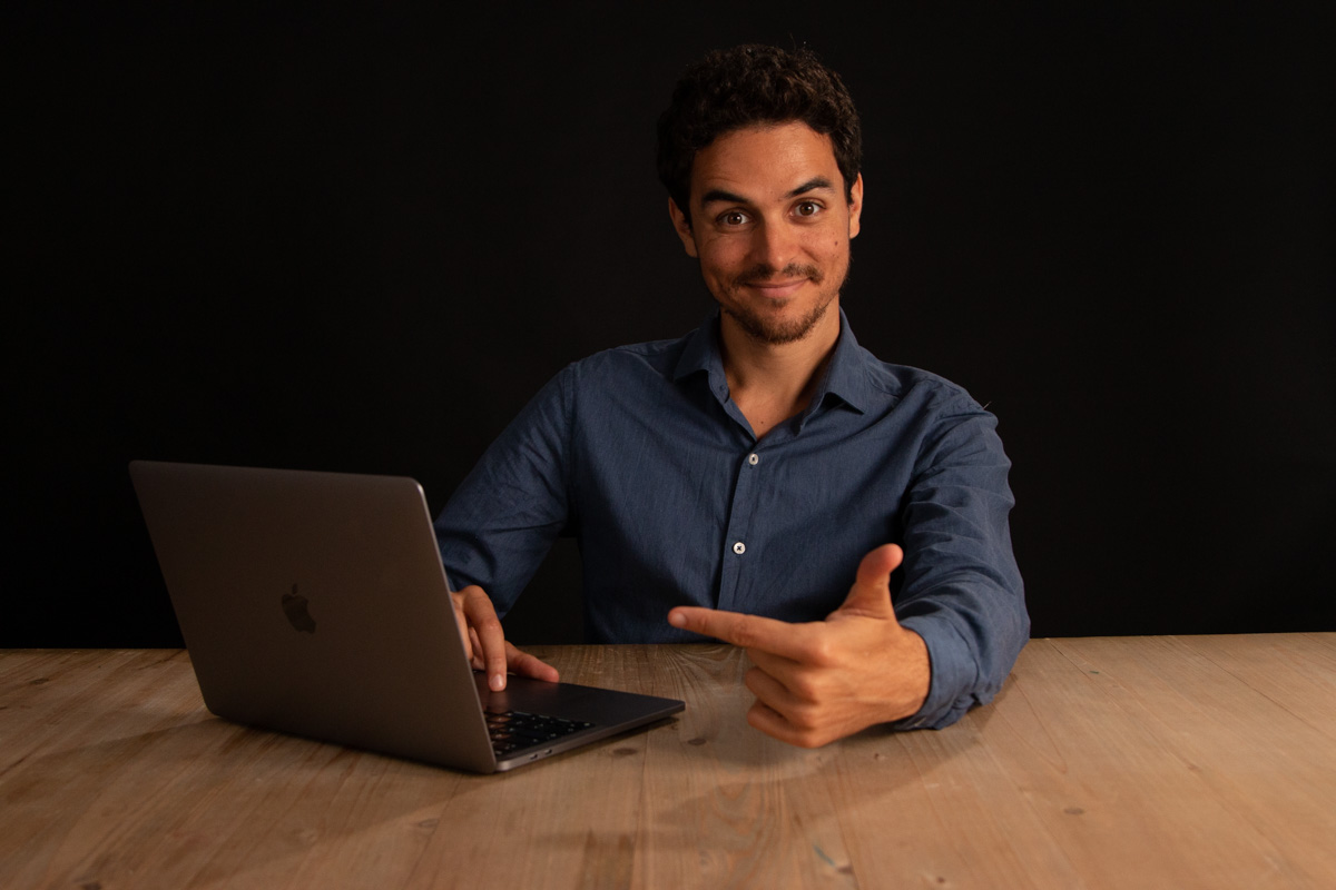 Alex Searle | Think Clearly. Speak Simply. Grow Boldly.